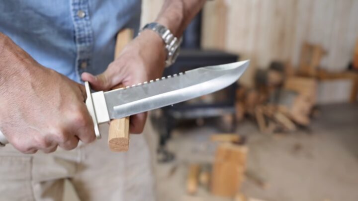 How to Choose the Right Hunting Knife: The Ultimate Guide